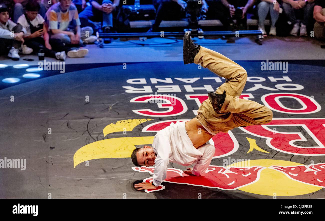 Breaking matches hi-res stock photography and images - Alamy