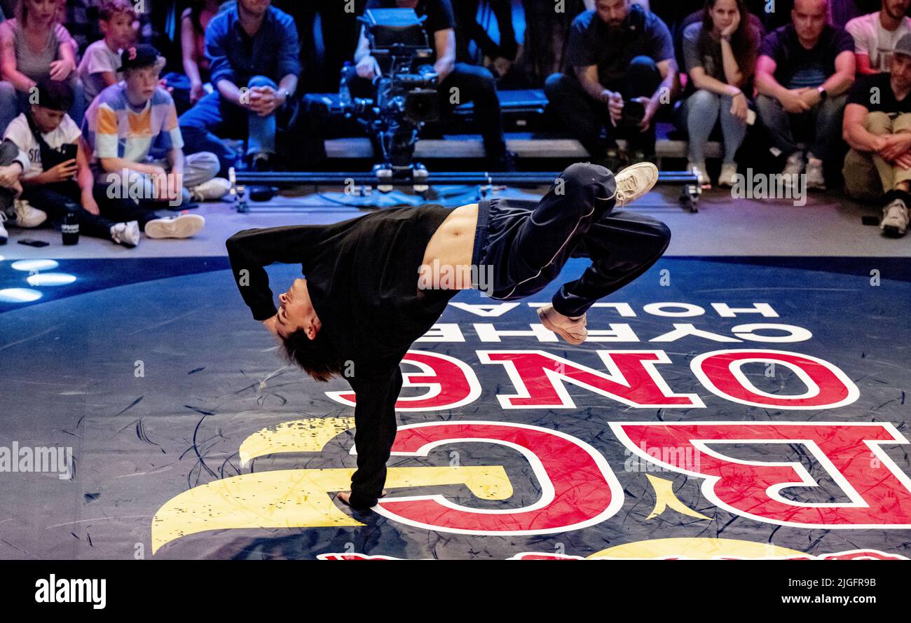 Breaking matches hi-res stock photography and images - Alamy