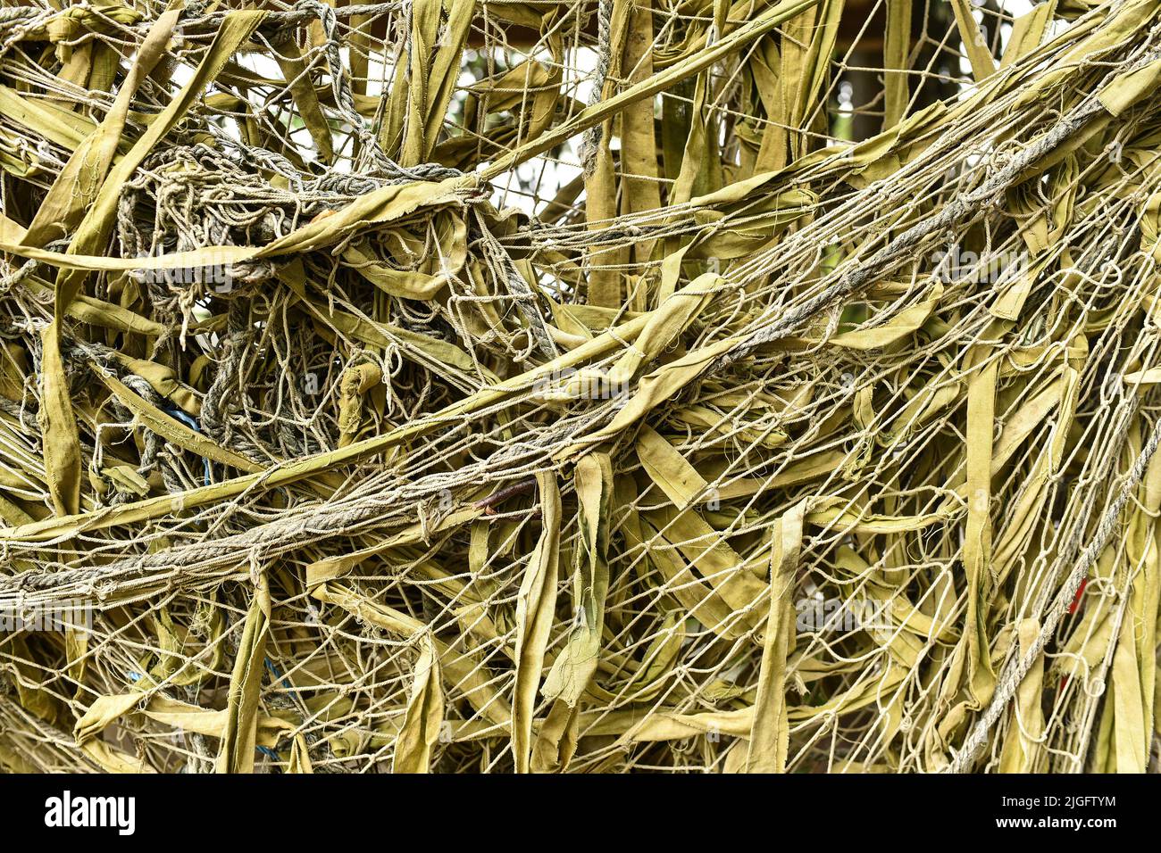 Military camouflage net. Masking the shelter Stock Photo - Alamy