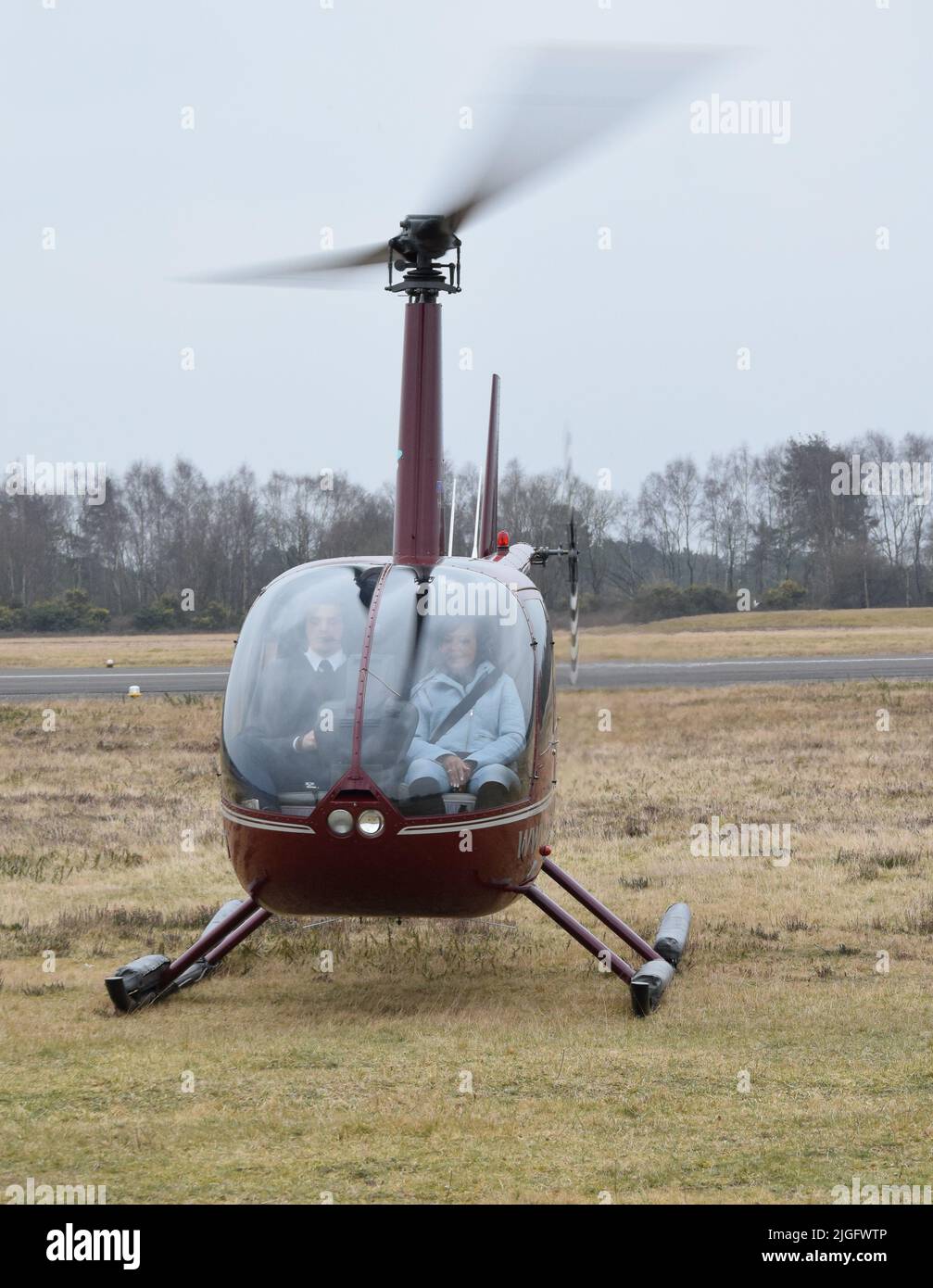 Robinson r44 raven helicopter used hi-res stock photography and images ...