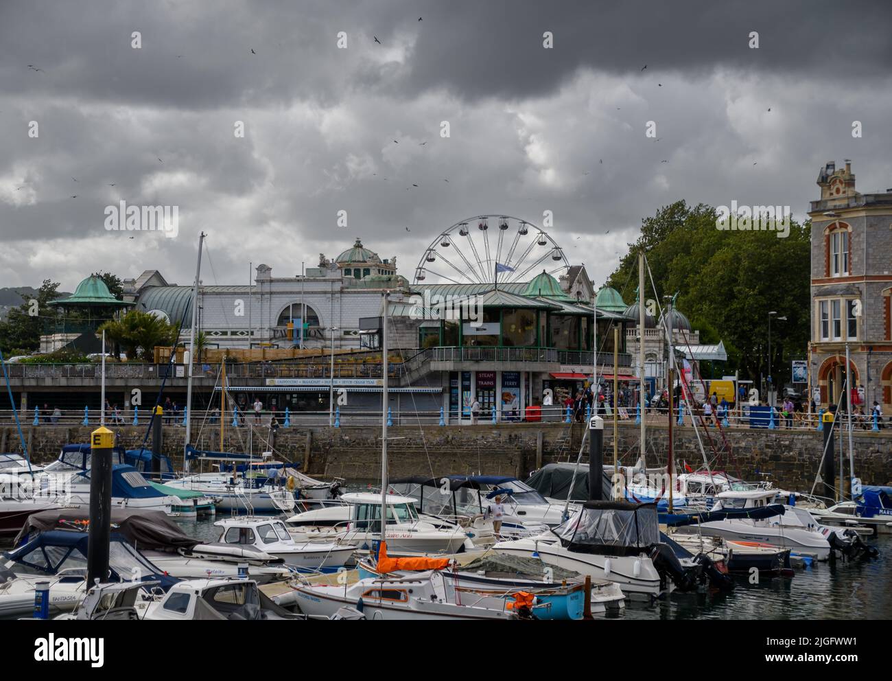 Torquay shops 2020 hi-res stock photography and images - Alamy