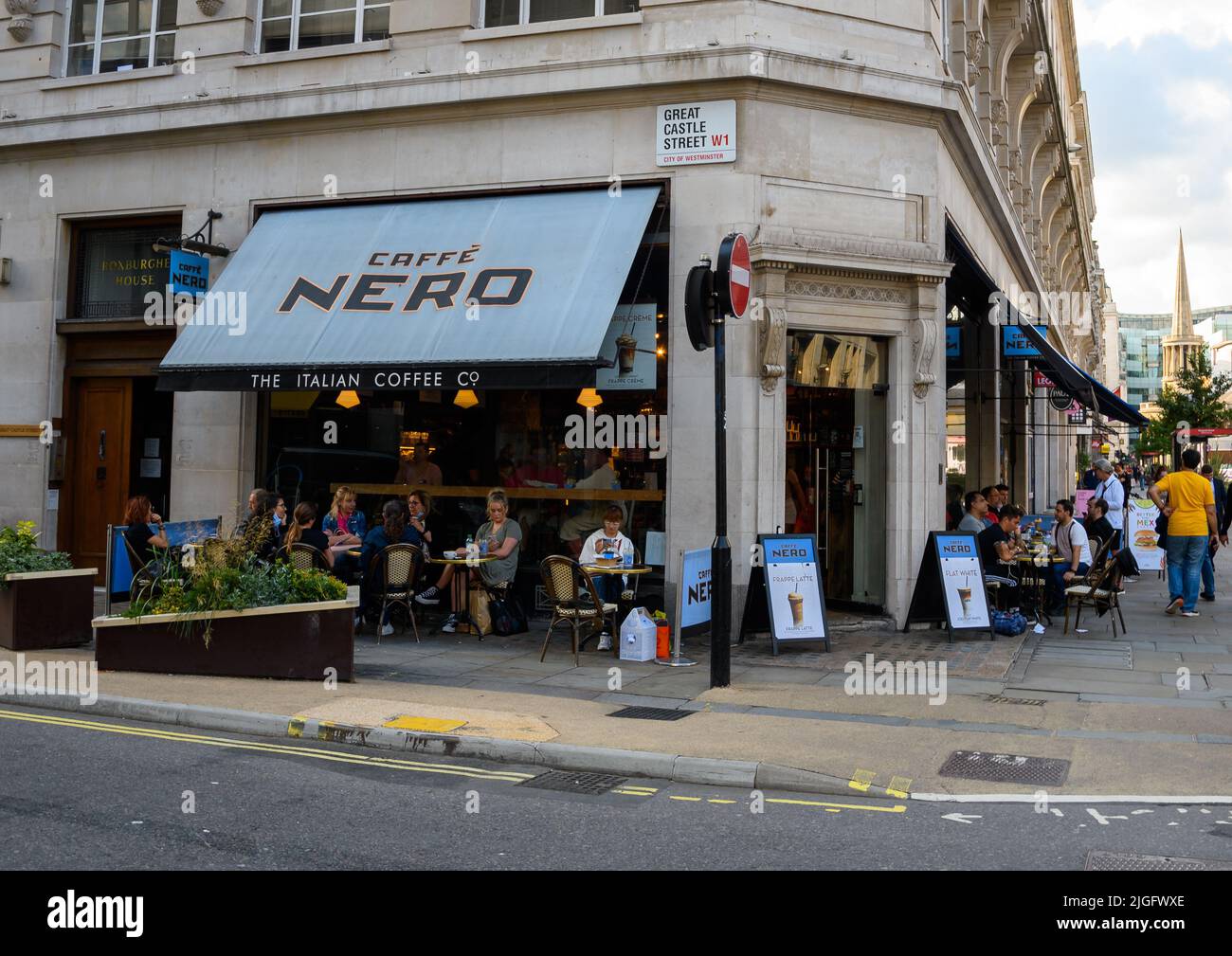 Caffe nero shop front sign hi-res stock photography and images - Alamy