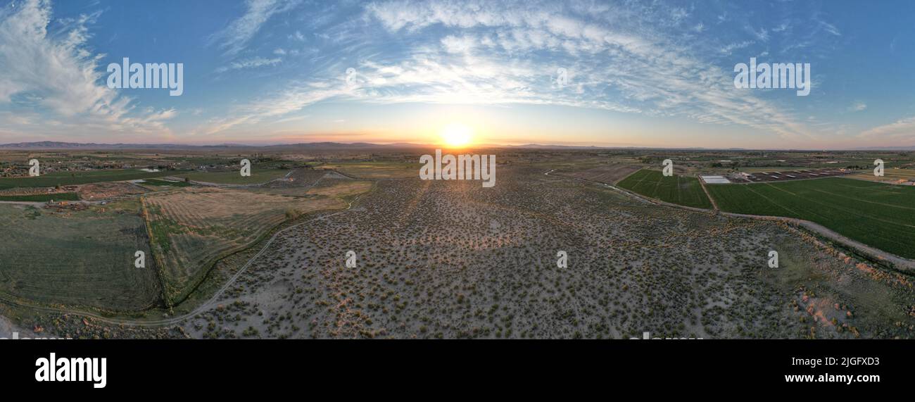 Desert farming hi-res stock photography and images - Alamy