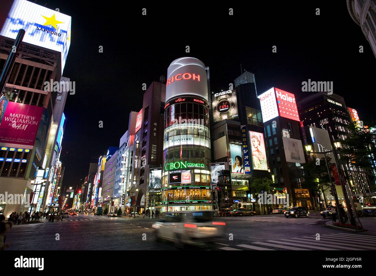 Ginza neon signs hi-res stock photography and images - Alamy