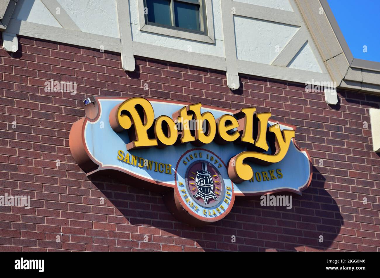 Mall logos hi-res stock photography and images - Alamy