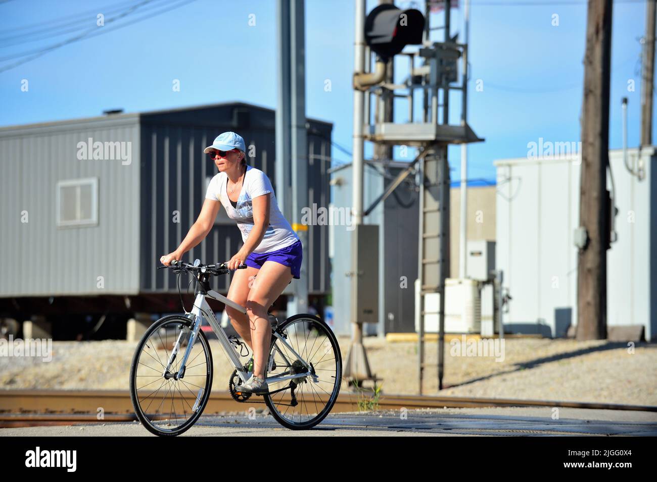 Women railroad hi-res stock photography and images - Alamy