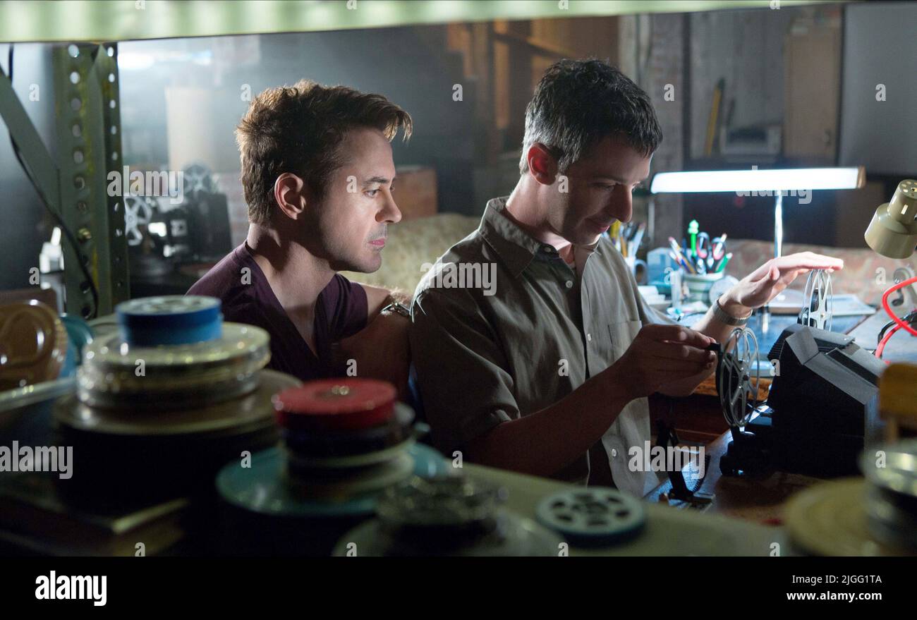 Jeremy strong and robert downey jr hi-res stock photography and images ...