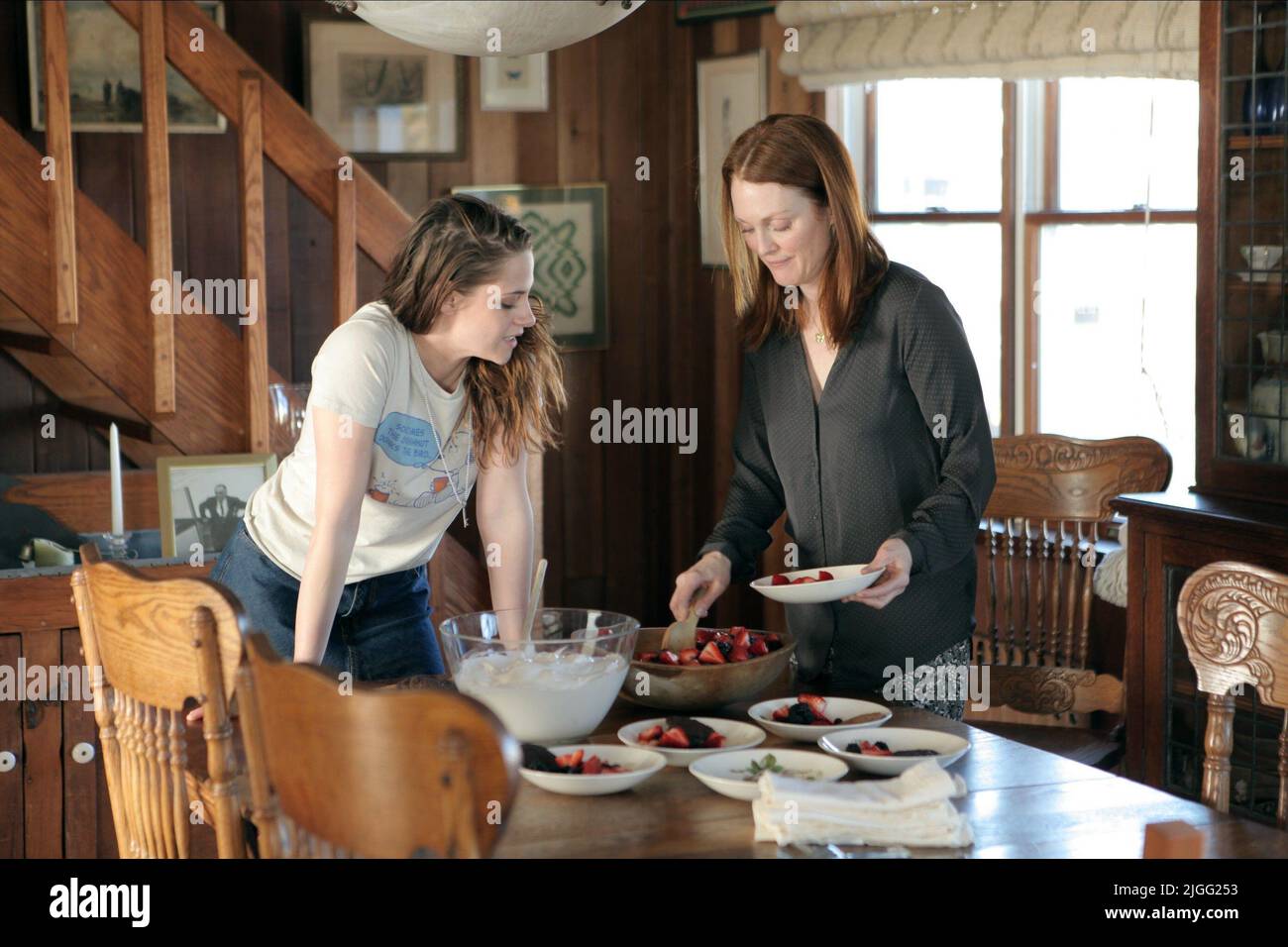 KRISTEN STEWART, JULIANNE MOORE, STILL ALICE, 2014 Stock Photo - Alamy