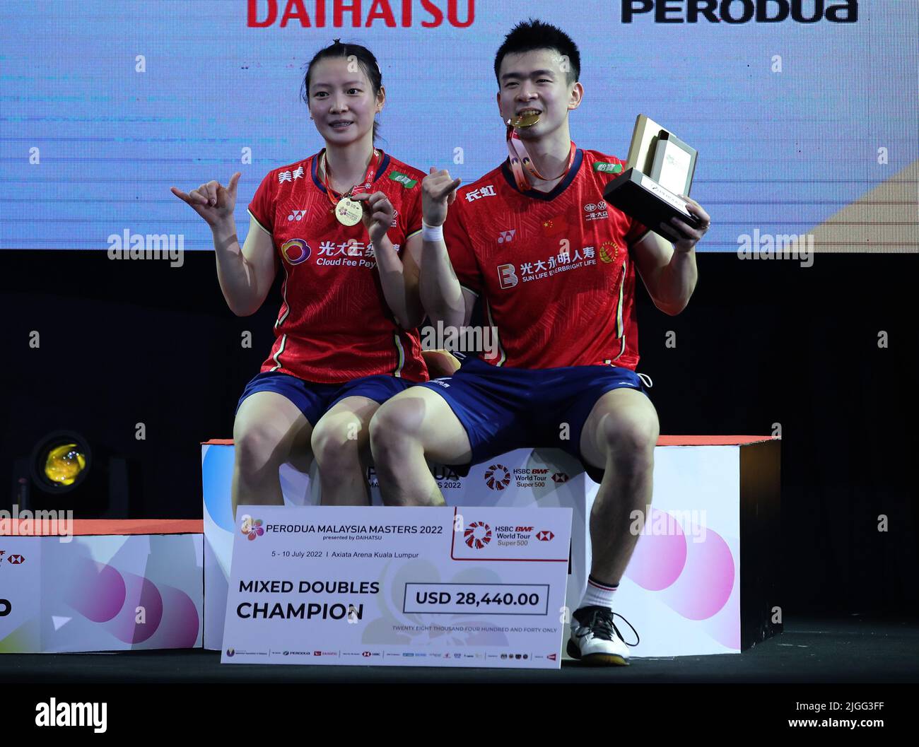 Kuala Lumpur, Malaysia. 10th July, 2022. Zheng Si Wei (R) and Huang Ya Qiong of China pose for a ...