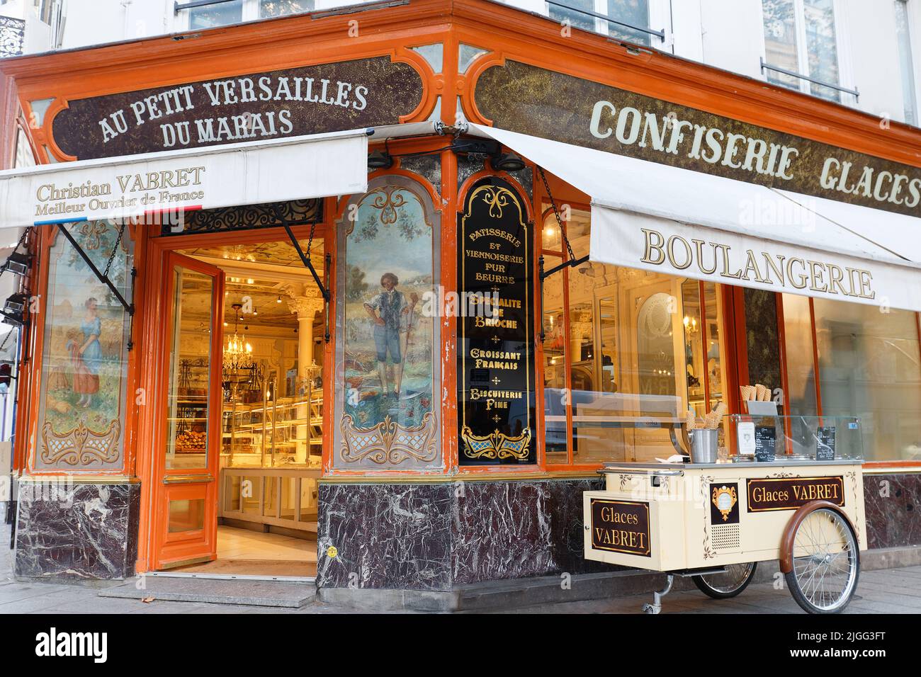 Paris, France-July 09 , 2022 : The French traditional bakery and pastry ...