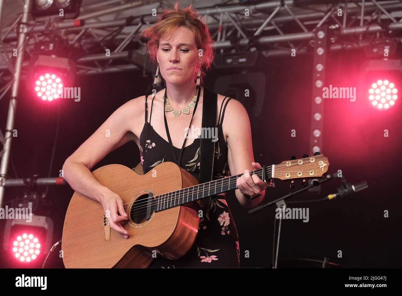 Hollie rogers singer hi-res stock photography and images - Alamy