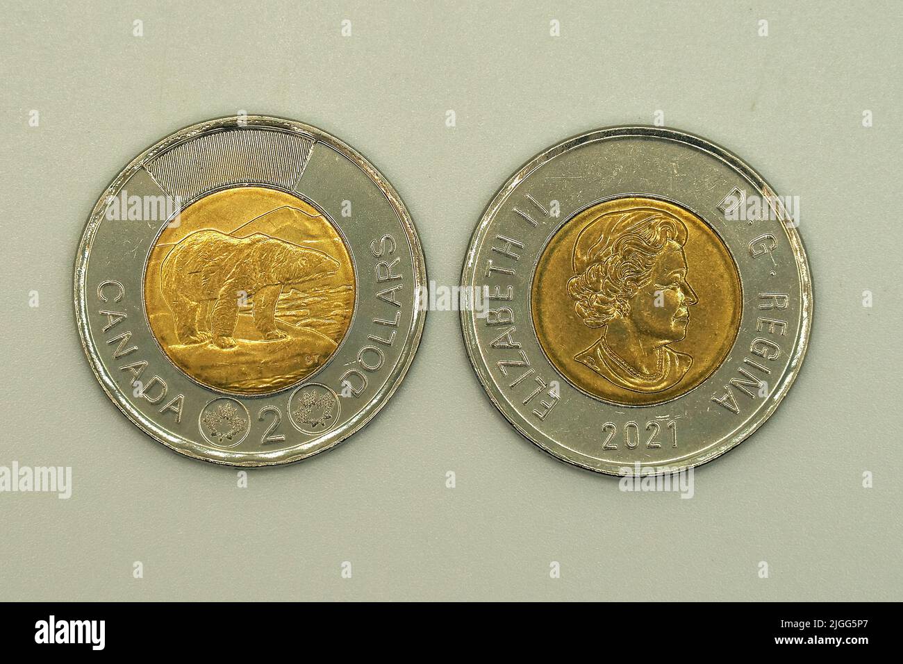 two dollars coins, $2, (Polar bear with 2 security features, Queen ...