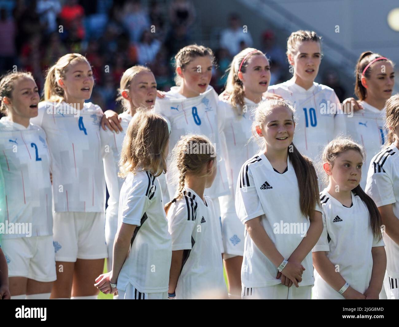 Football mascots uk hi-res stock photography and images - Alamy