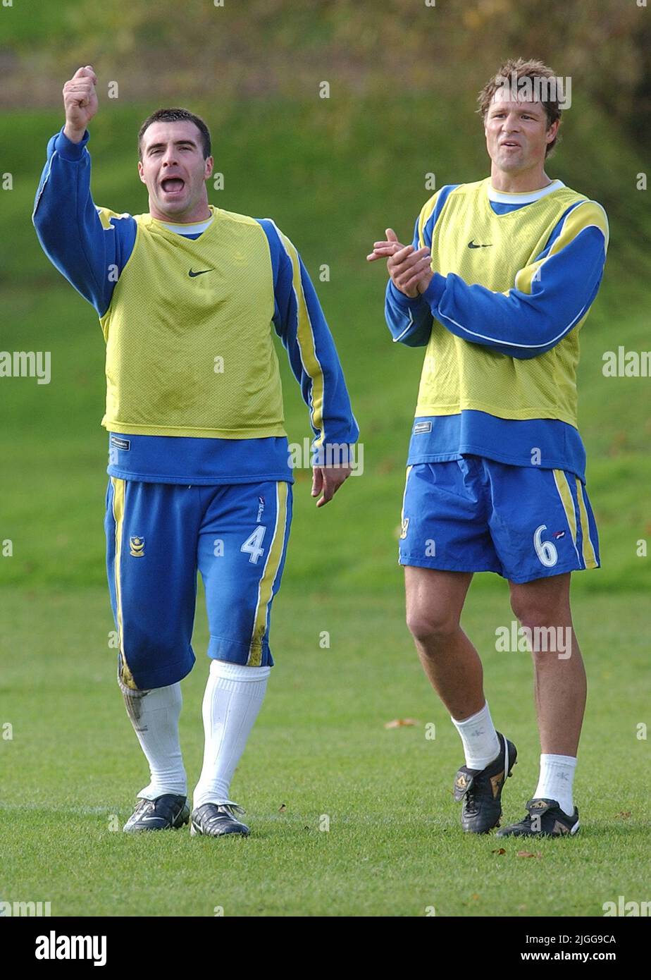 DAVID UNSWORTH AND ARJEN DE ZEEUW GET READY FOR MANCHESTER UNITED AT ...