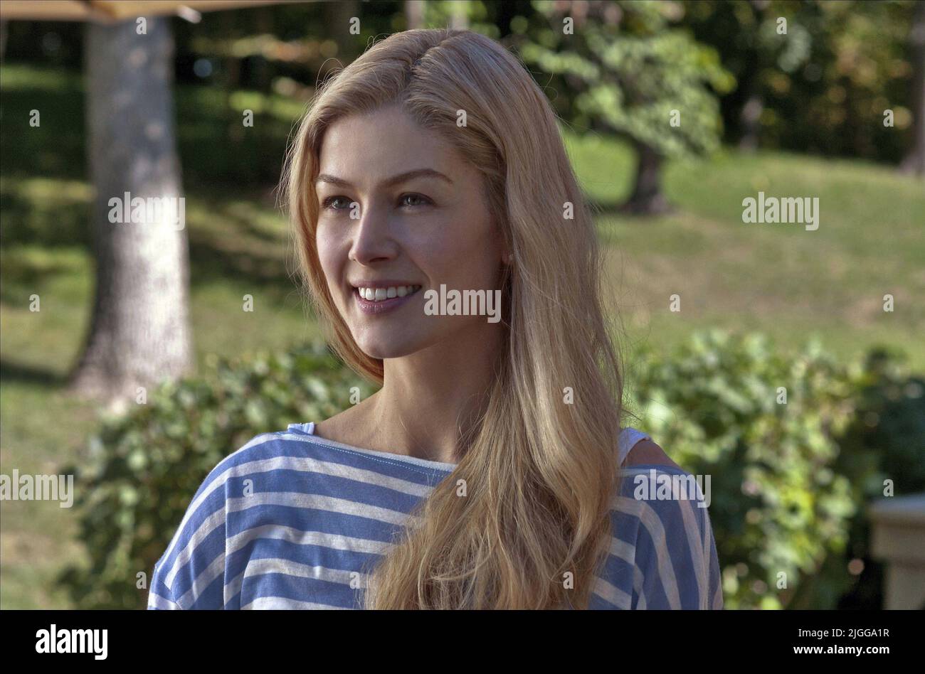 Gone girl rosamund pike hi-res stock photography and images - Alamy