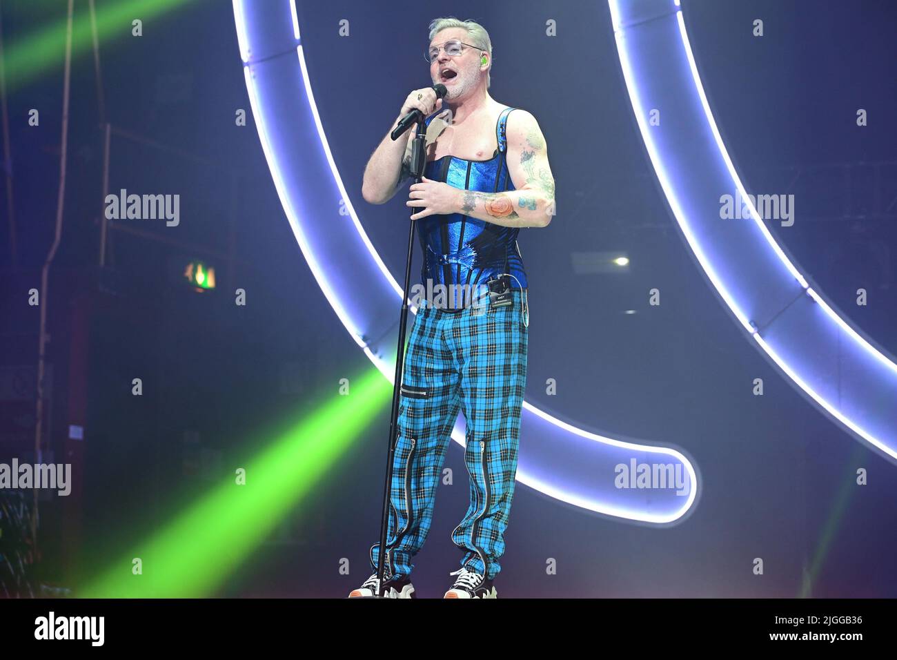 Andy Bell and Vince Clarke of electropop band Erasure performing on ...