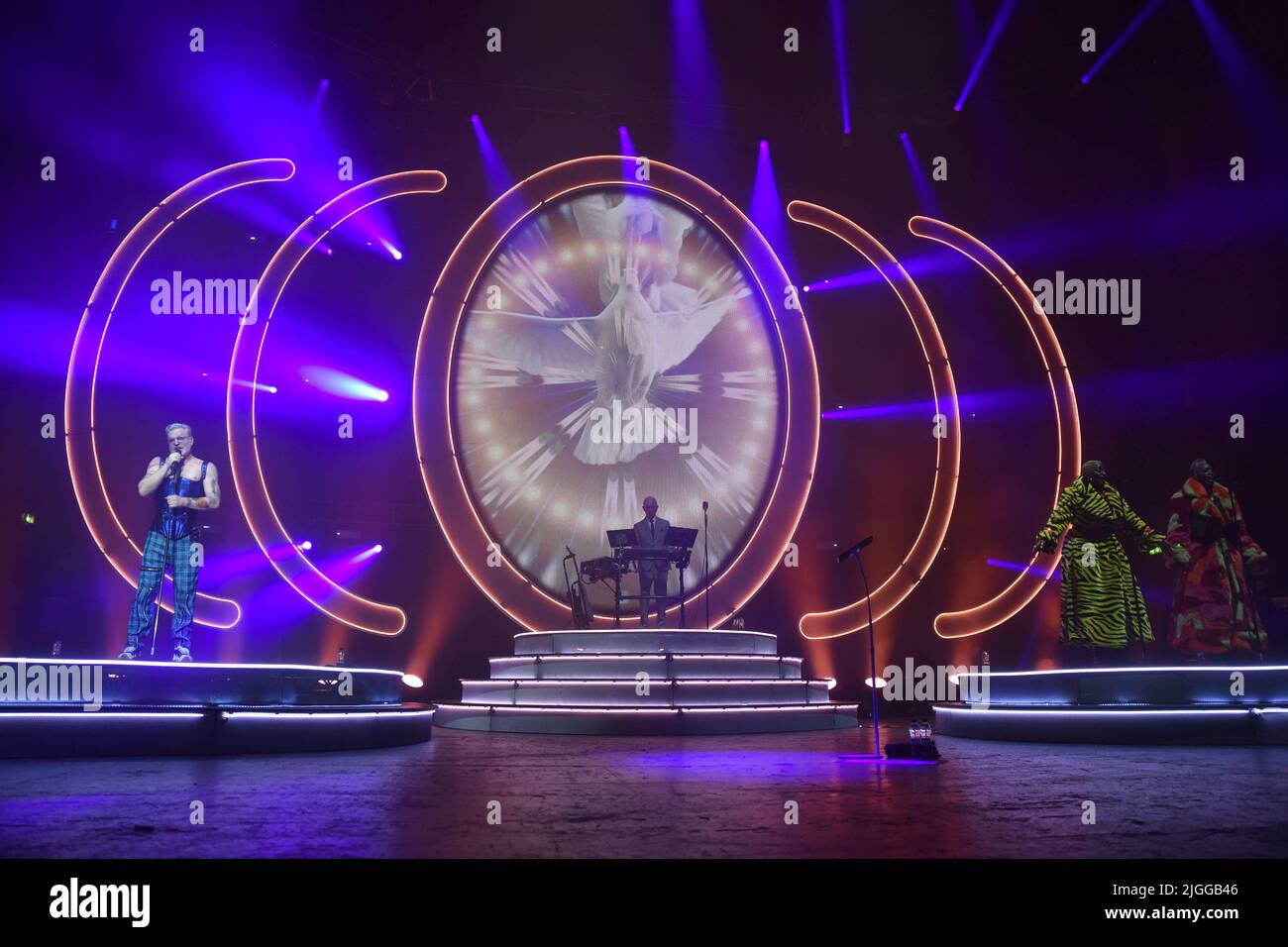 Andy Bell and Vince Clarke of electropop band Erasure performing on ...