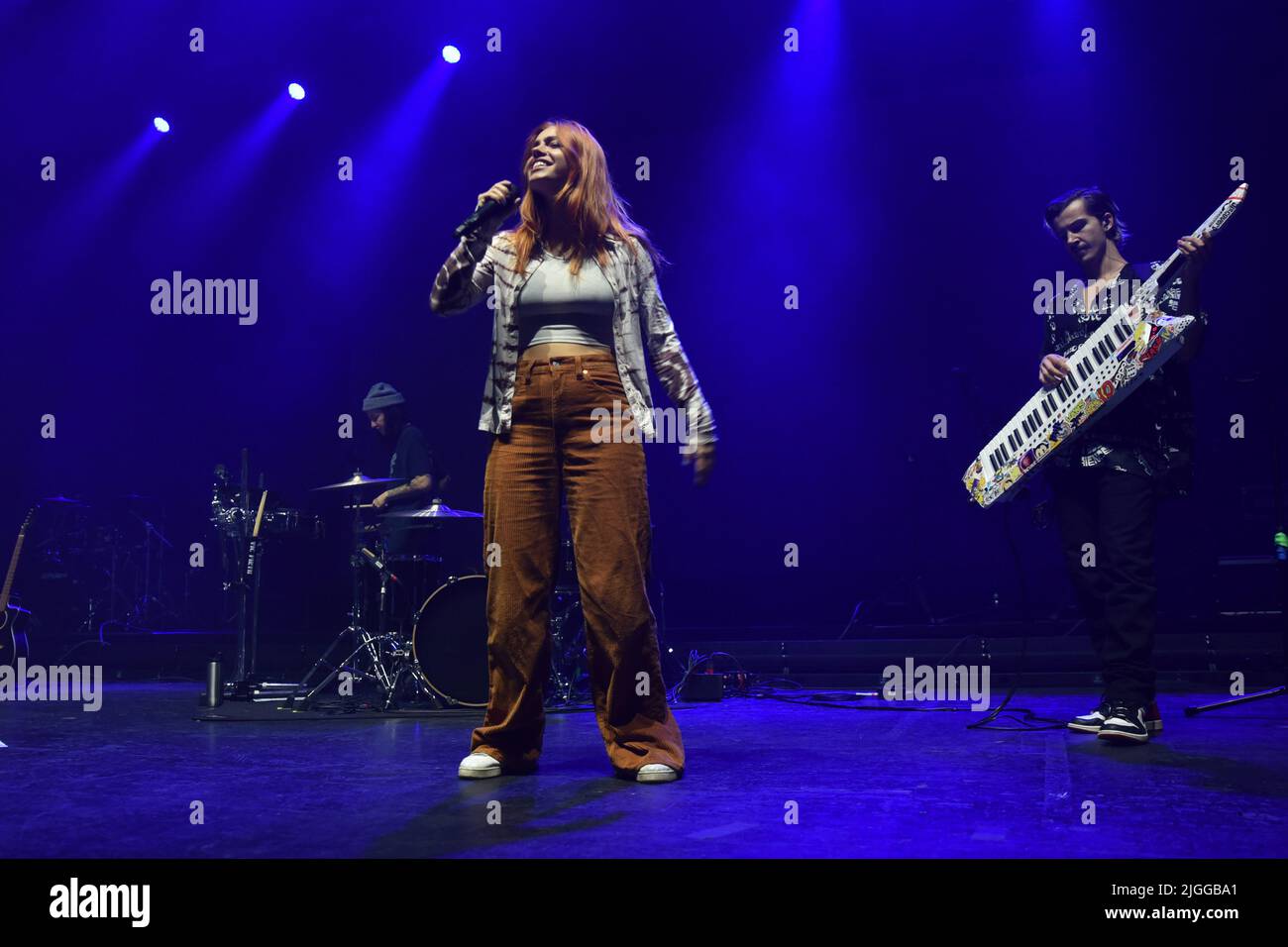 L devine singer hi-res stock photography and images - Alamy