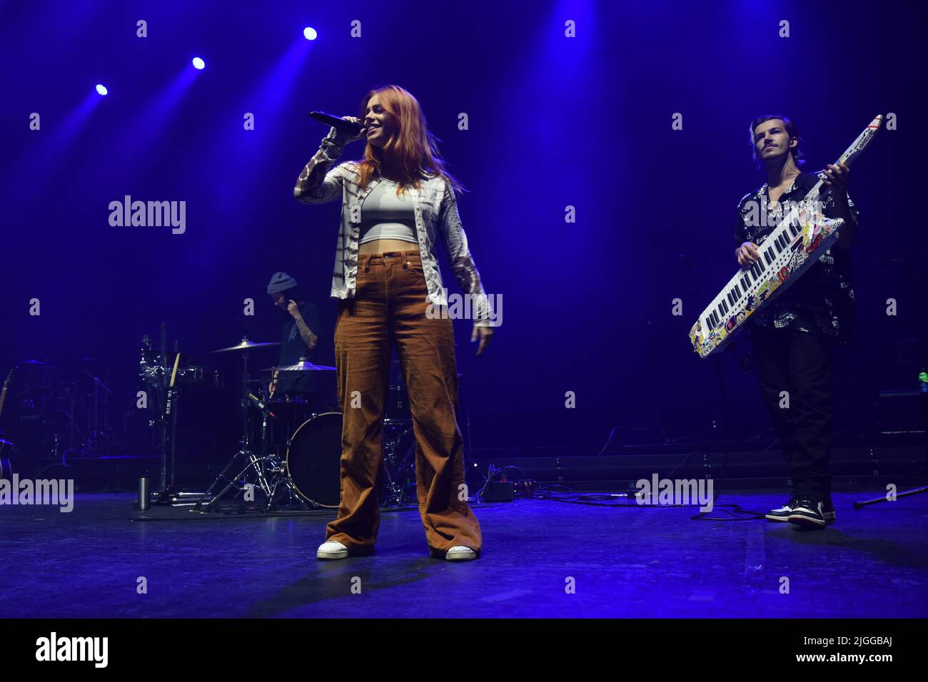 L devine singer hi-res stock photography and images - Alamy