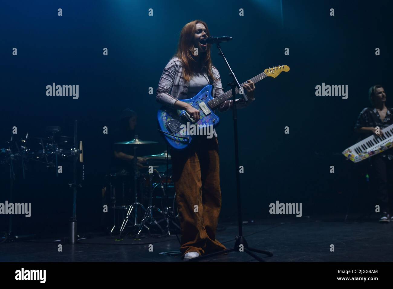 L devine singer hi-res stock photography and images - Alamy