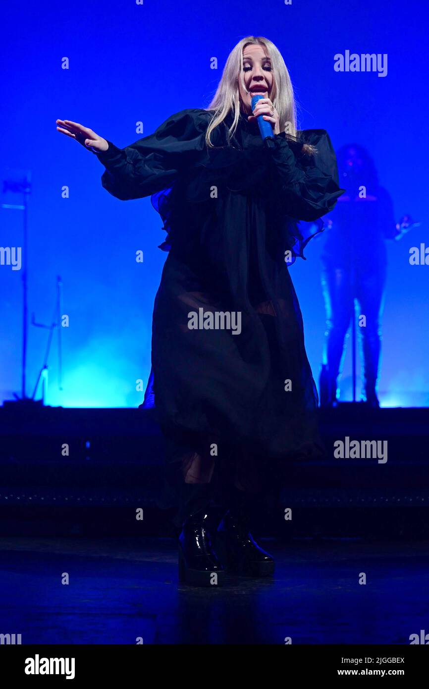 Ellie goulding 2021 hi-res stock photography and images - Alamy