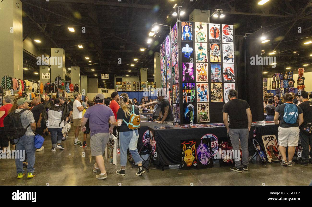 Miami Beach, United States. 10th July, 2022. Fans of SUPERCON look over ...