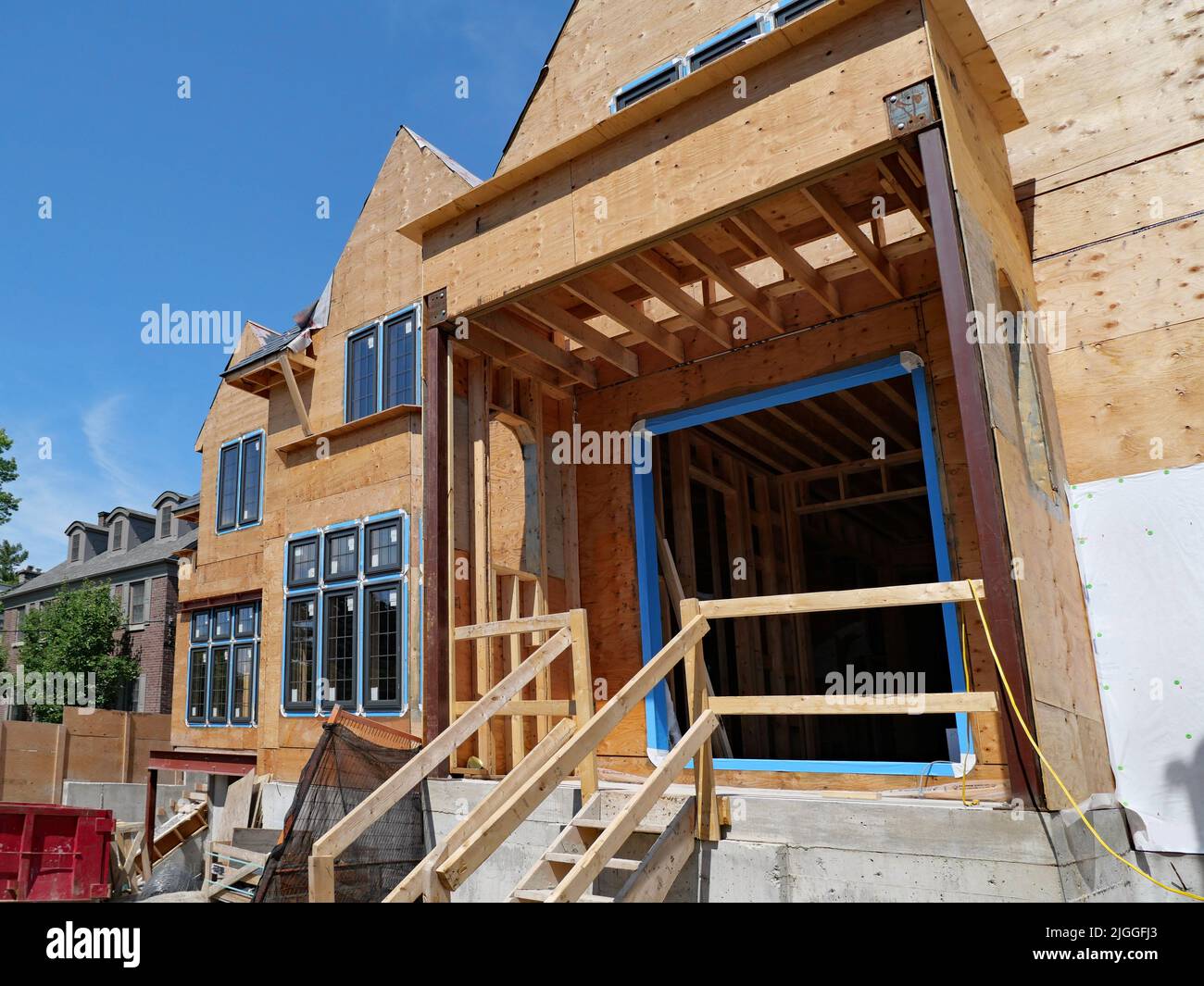 Cladding house hi-res stock photography and images - Alamy