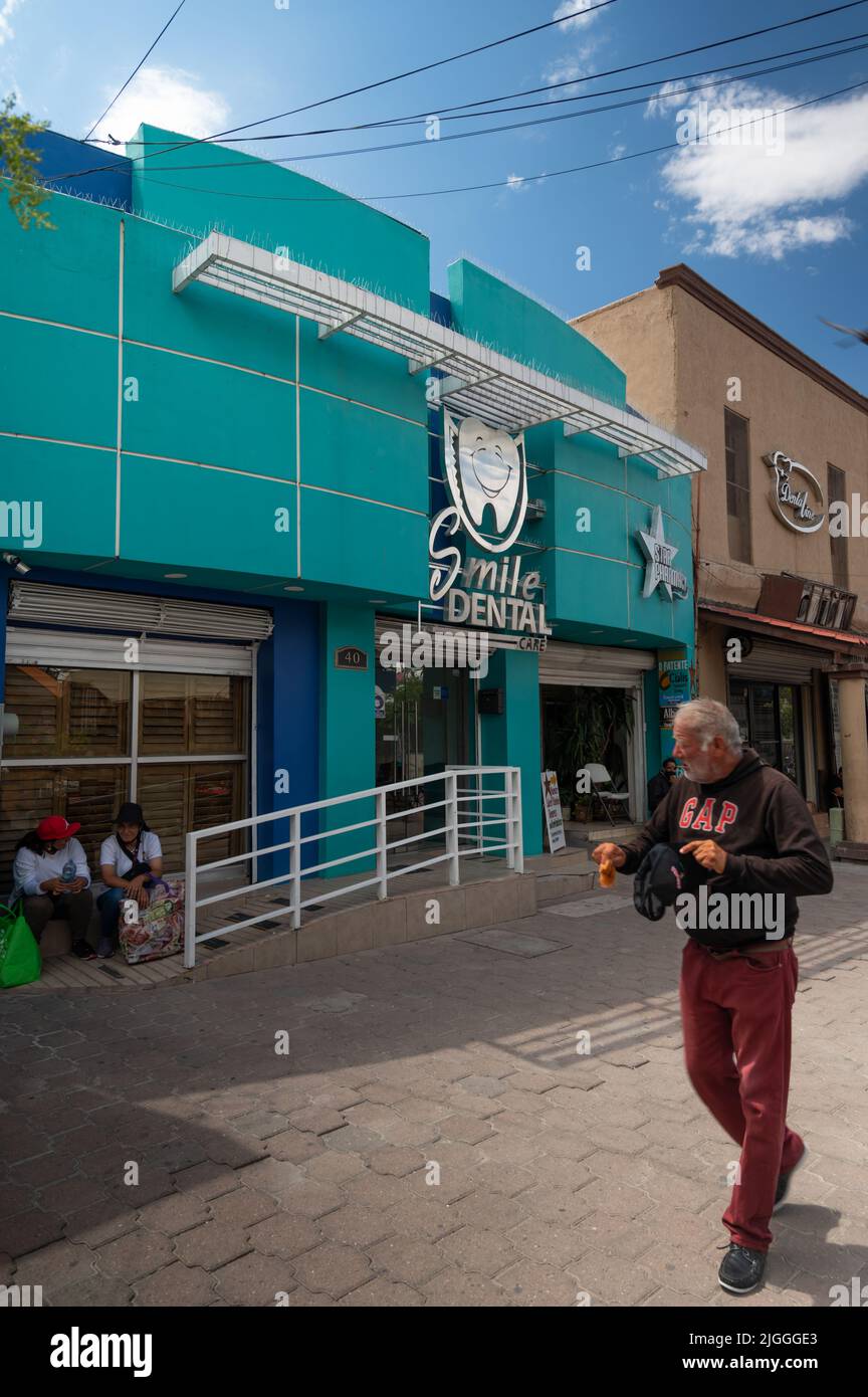 Dentist building hi-res stock photography and images - Alamy