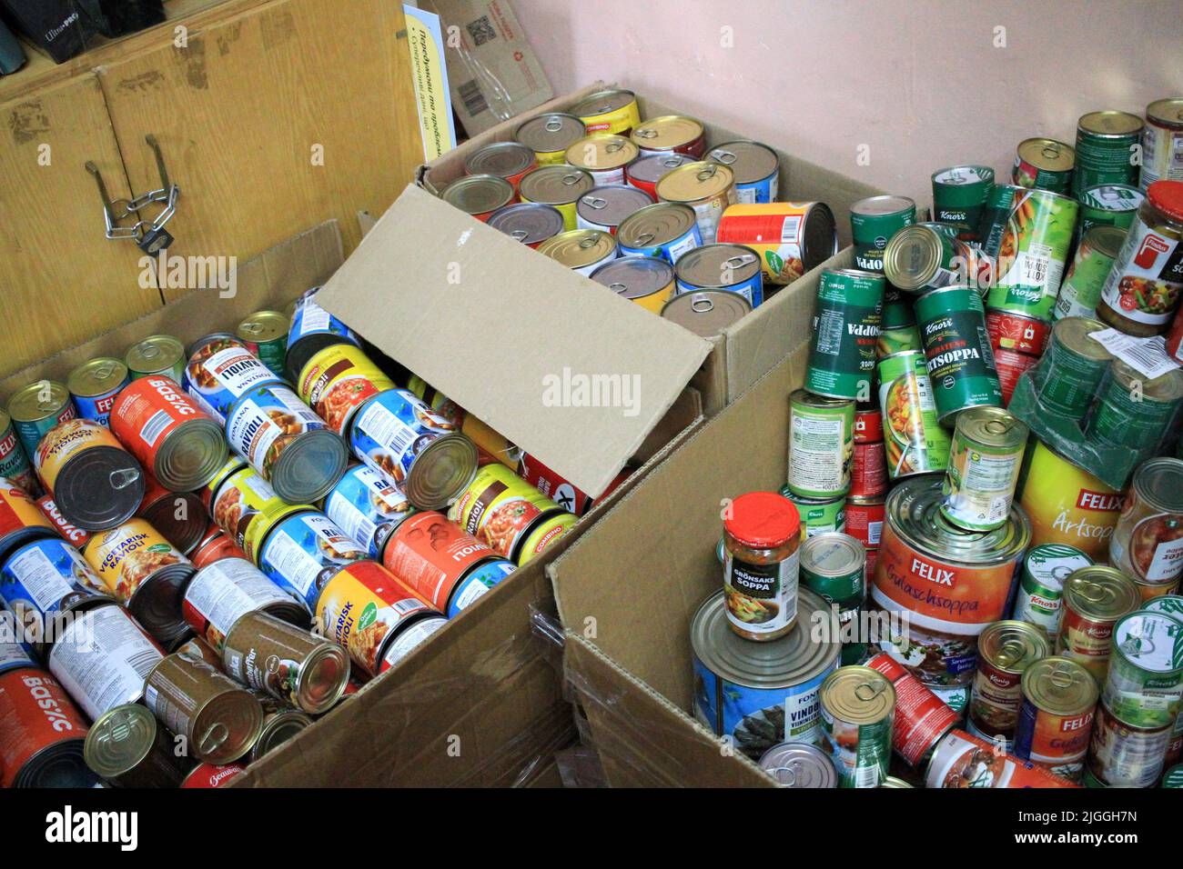Aid goods distribution hi-res stock photography and images - Alamy