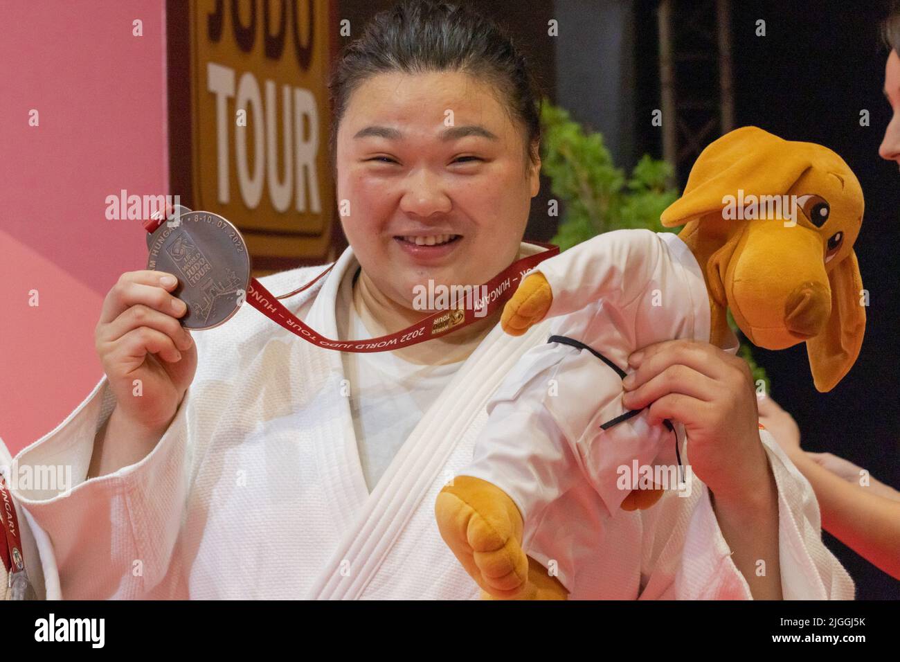 Budapest. 10th July, 2022. Bronze medalist China's Su Xin poses during ...
