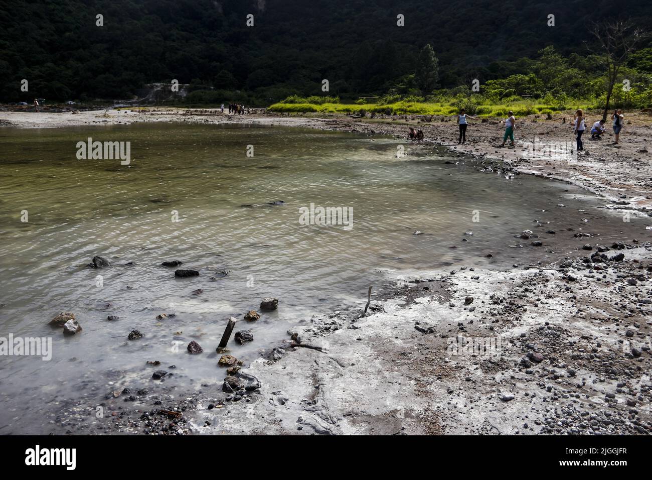 Tourists enjoy the Alegría Lagoon in the Tecapa Volcano. (Photo by ...