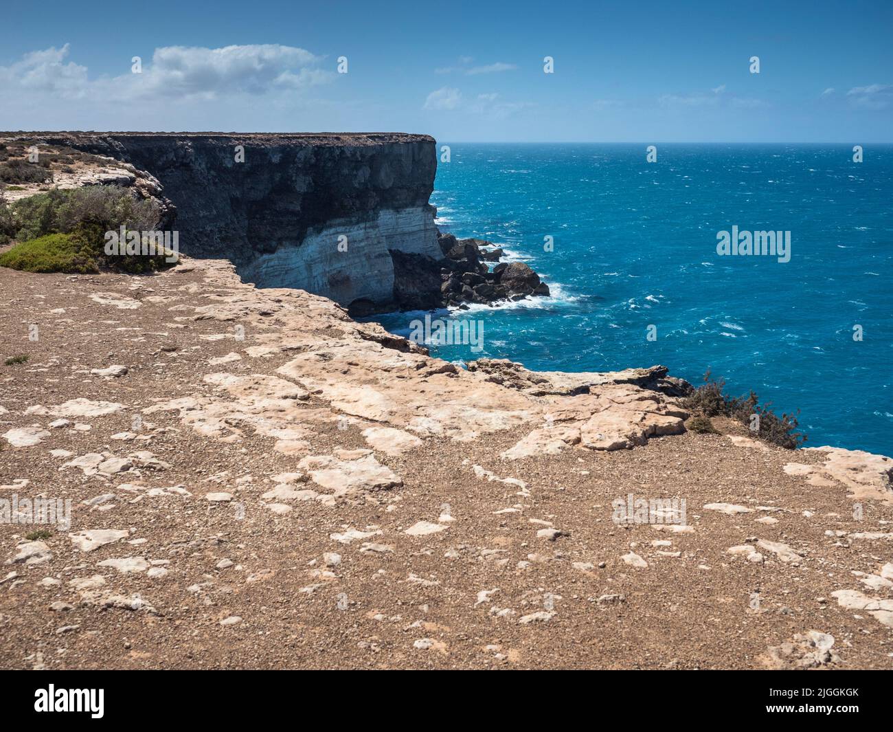 The edge of Australia, the Nullabor Plain ends abruptly in tall cliffs ...