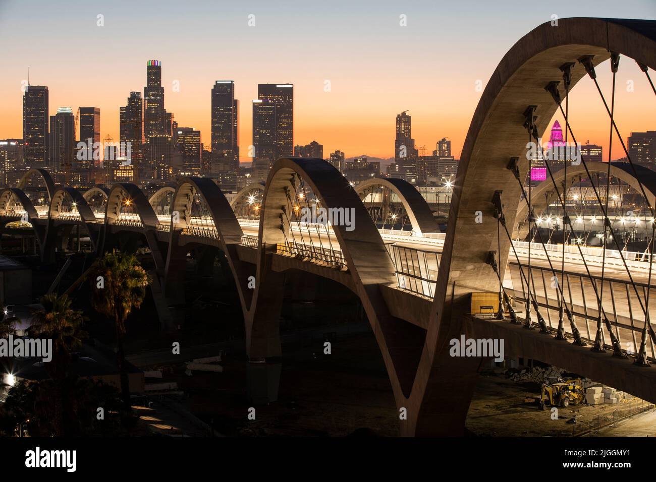 Twilight descends on the 6th Street Bridge as it passes through ...