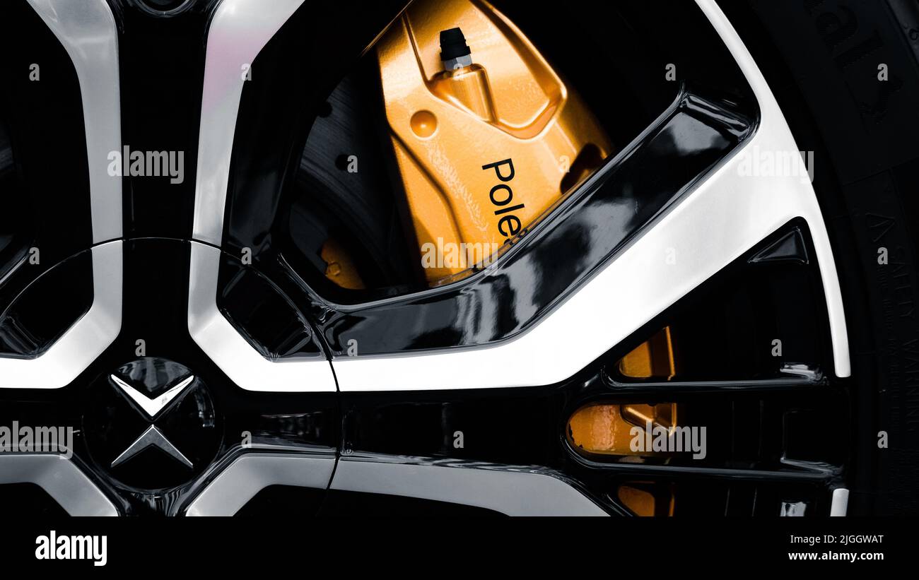 Polestar One Wheel Logo Yellow Stock Photo - Alamy