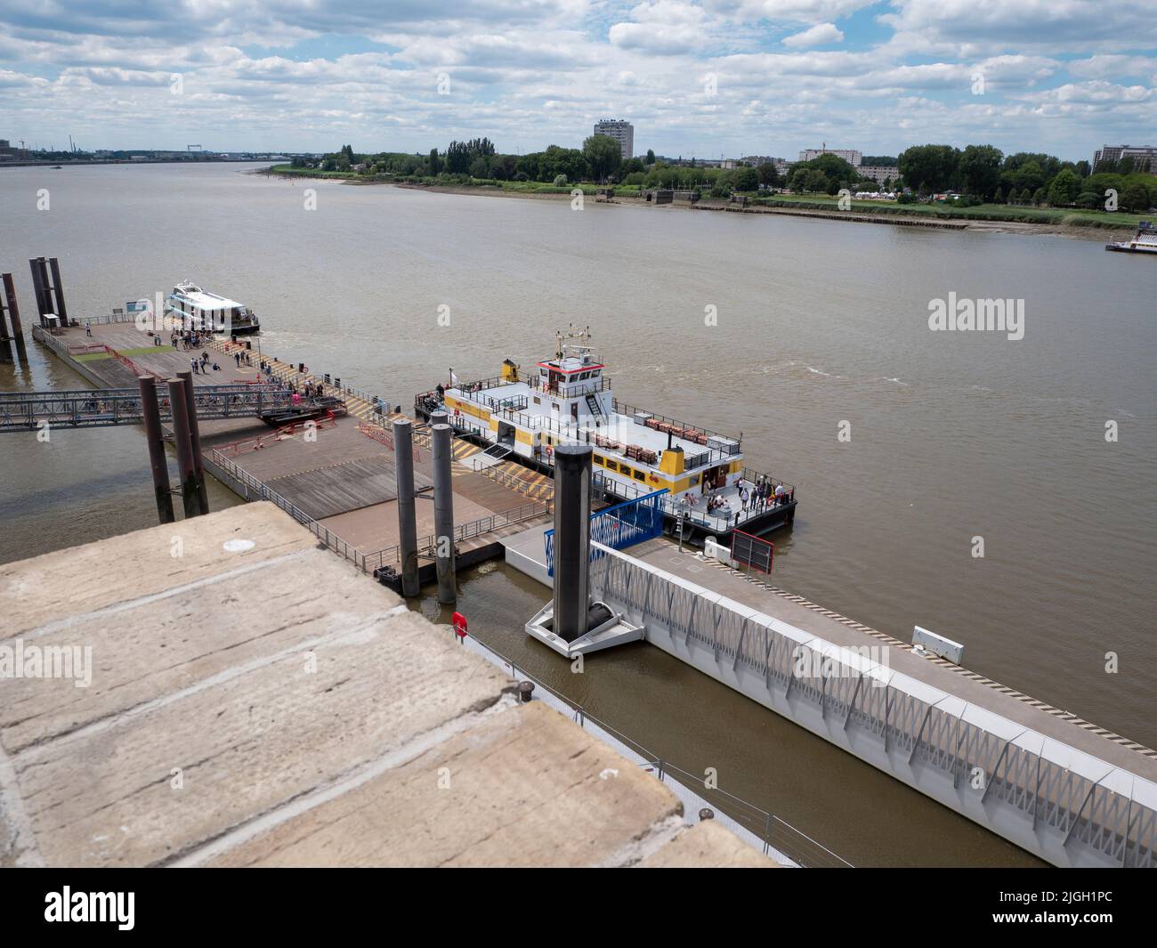 Antwerp riverfront hi-res stock photography and images - Alamy