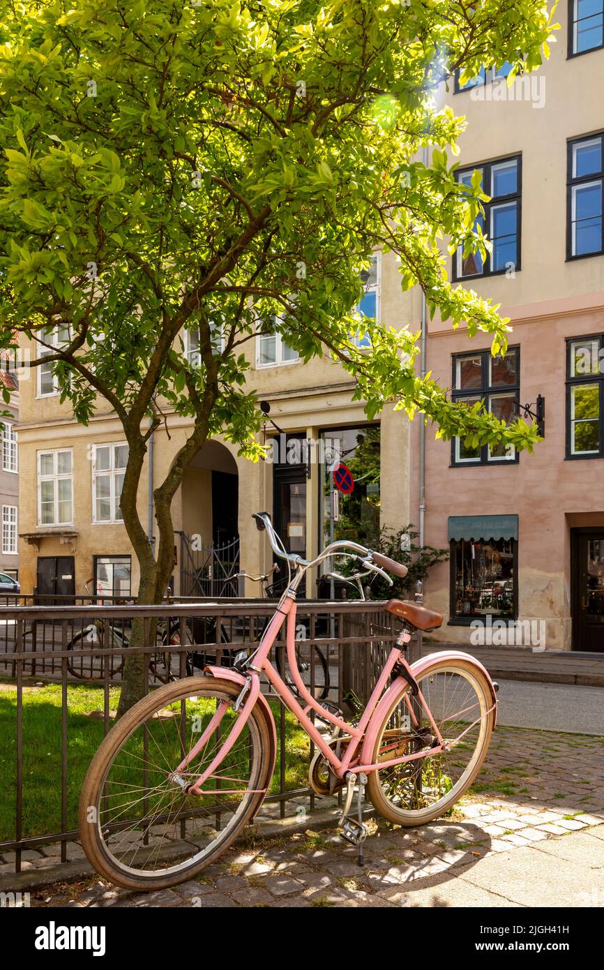 Vintage pink bicycle in Copenhagen city, Denmark Stock Photo - Alamy