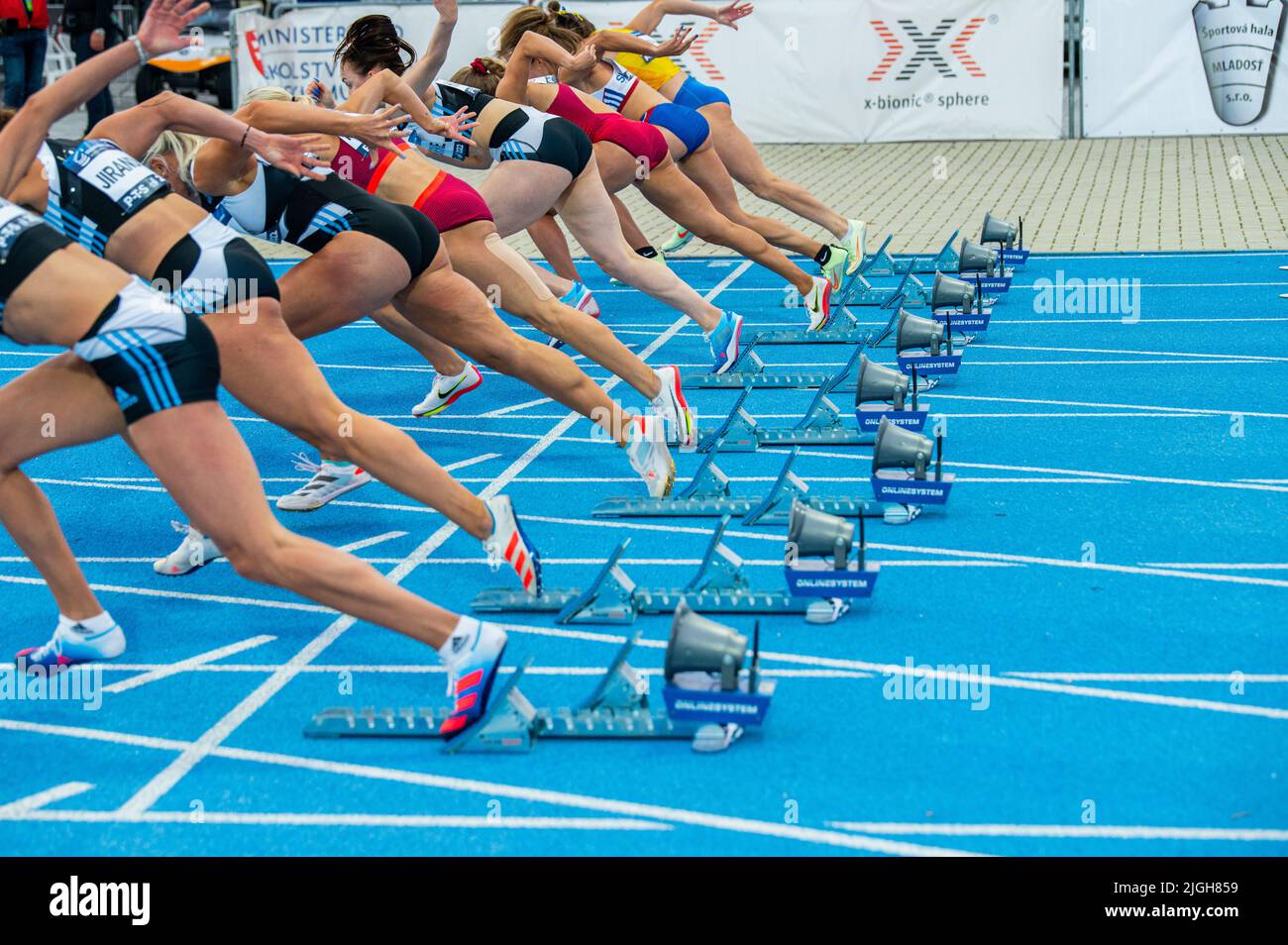 Athletes starting blocks hi-res stock photography and images - Alamy