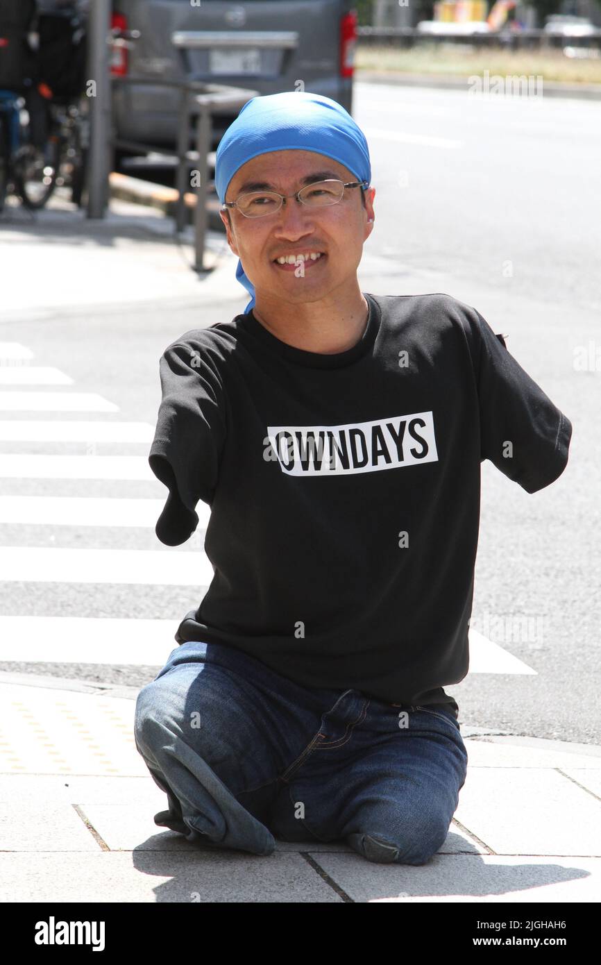 Japanese handicapped author without arms and legs Hirotada Ototake ...
