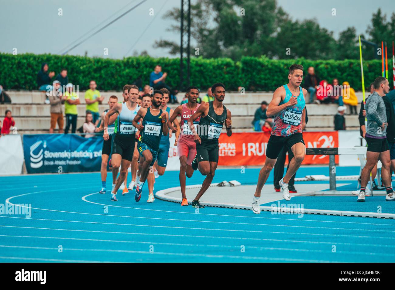 The 800m race hi-res stock photography and images - Alamy