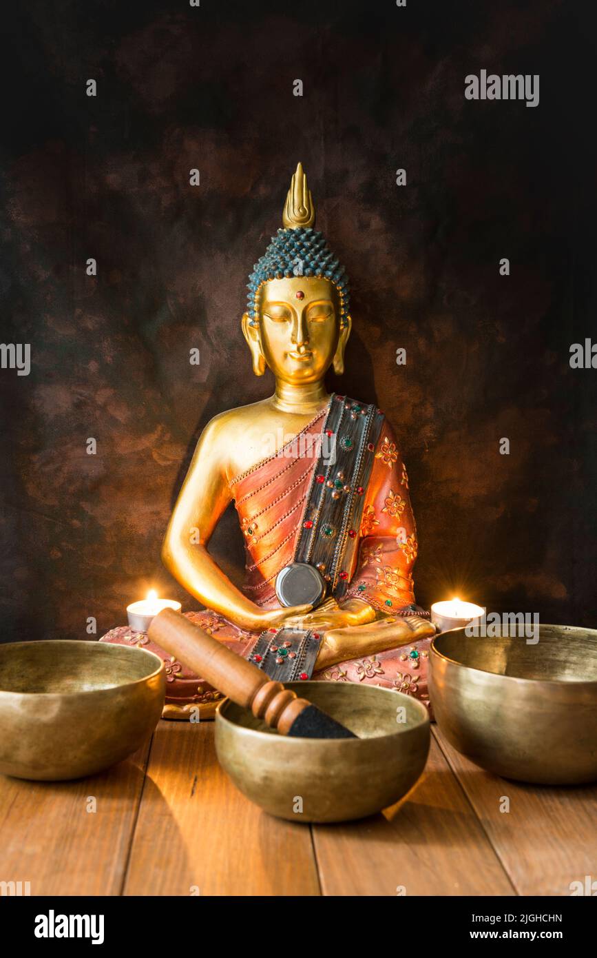 Tibetan altar hi-res stock photography and images - Alamy