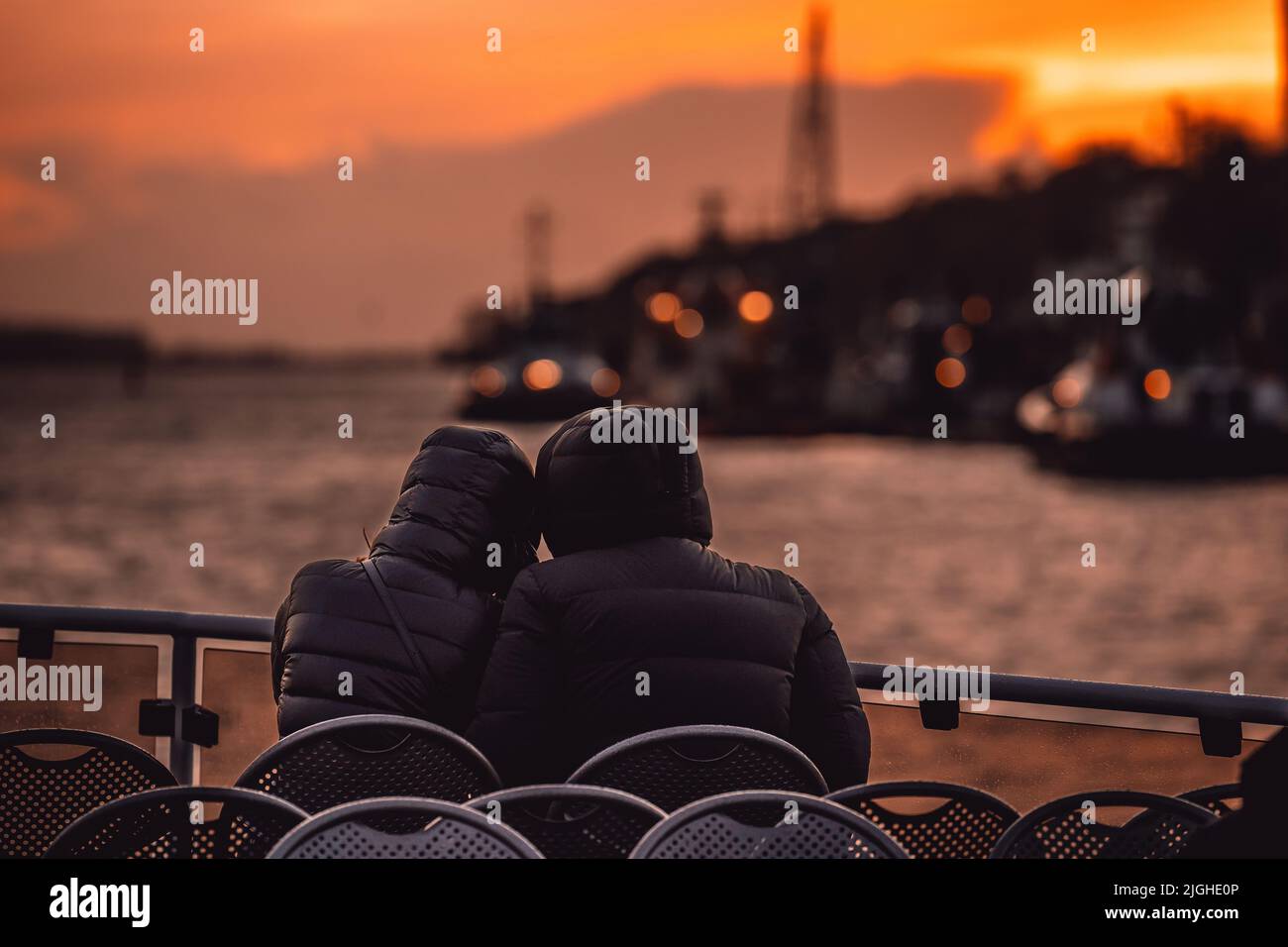 Person infront sunset hi-res stock photography and images - Alamy