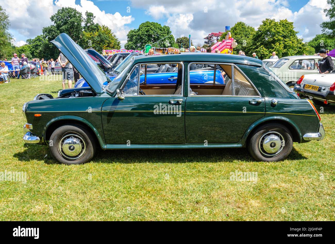 Side view of a 1970 Austin Princess 1300 Vanden Plas vintage car ...