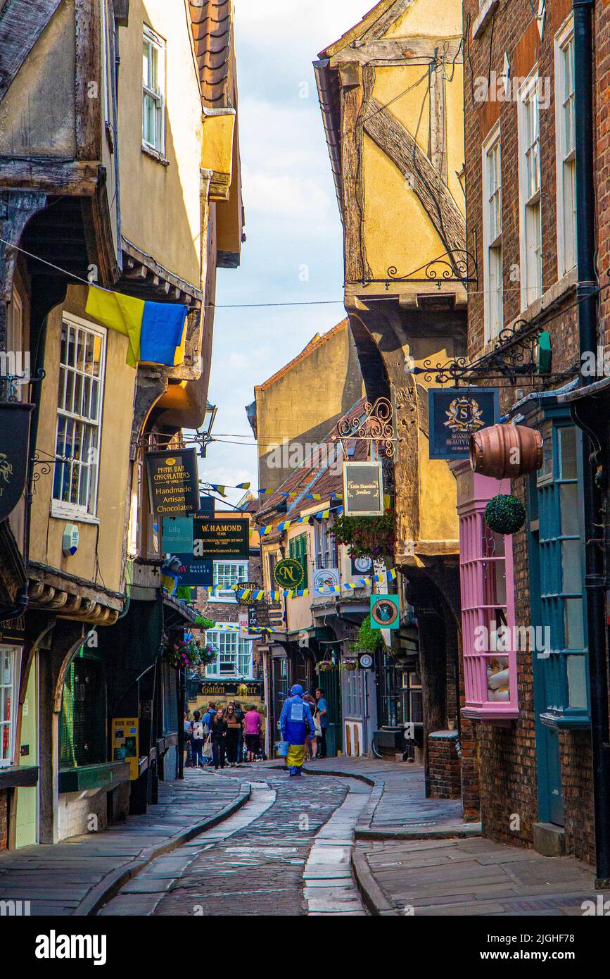 The old streets of the City of York on a summer's day Stock Photo - Alamy