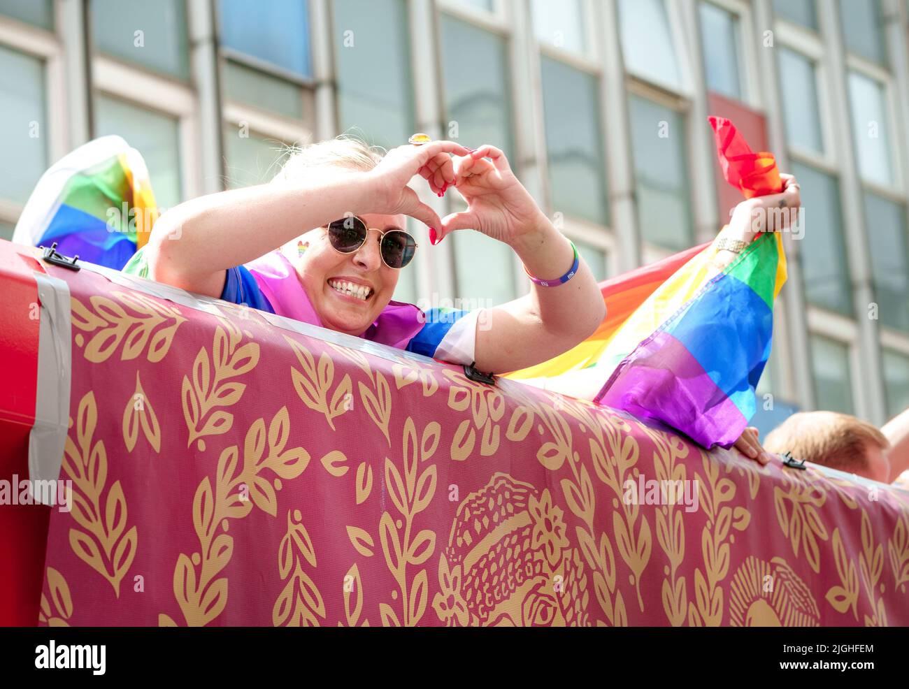 Parade float making hi-res stock photography and images - Alamy