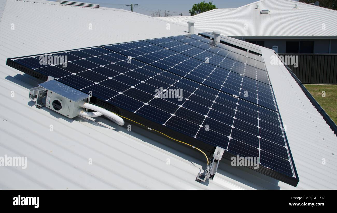 Solar panels cleaned with reverse osmosis water Western Australia Perth ...