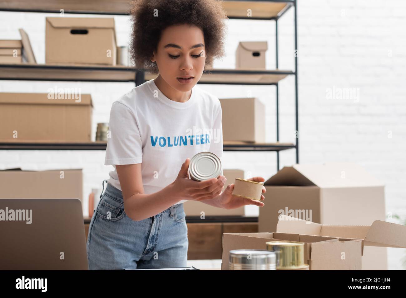 Sorting grocery boxes hi-res stock photography and images - Alamy