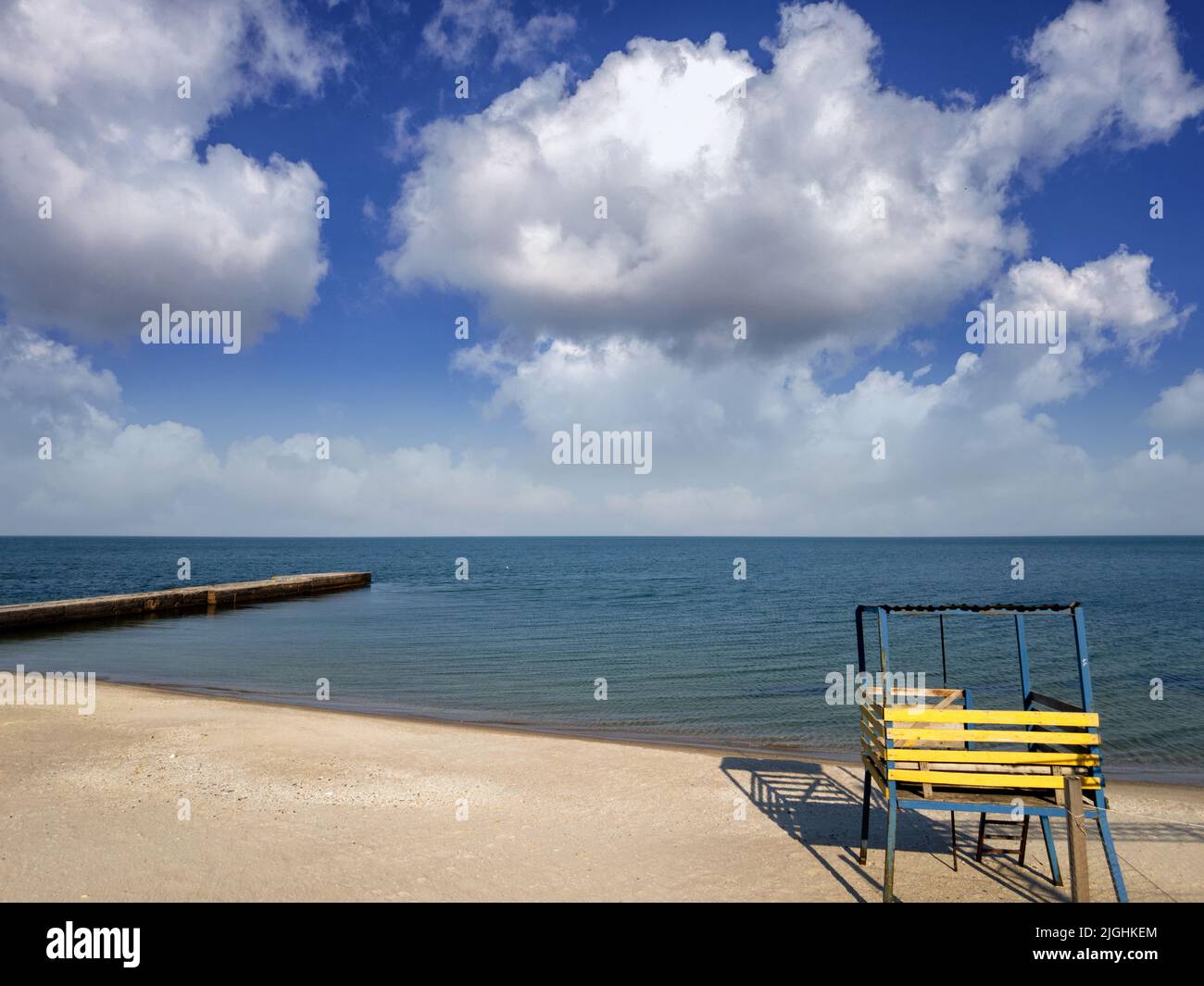 Empty sea hi-res stock photography and images - Alamy