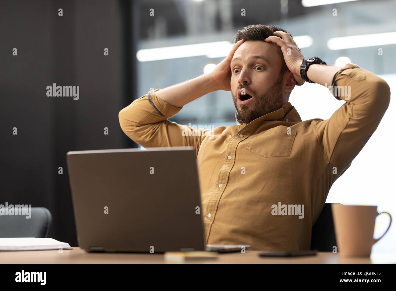 Office worker shock hi-res stock photography and images - Alamy