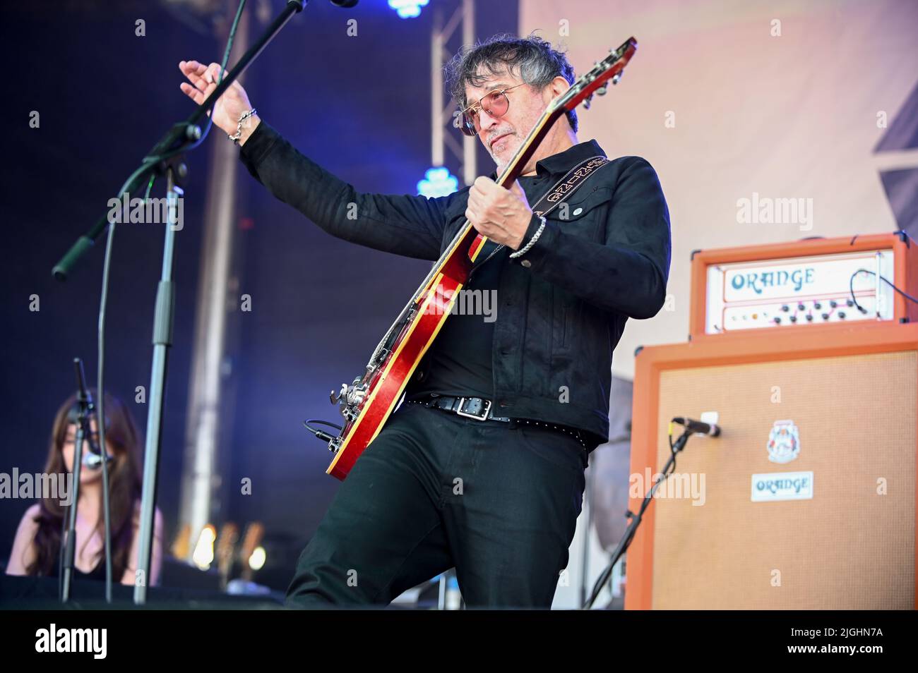 Lightning seeds three lions hi-res stock photography and images - Alamy