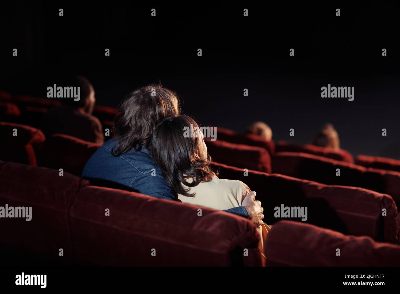 Movie theater audience rear hi-res stock photography and images - Alamy
